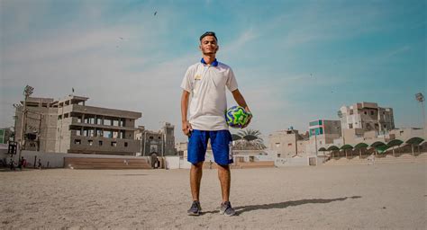 Big Goals Tauseefs Story Right To Play