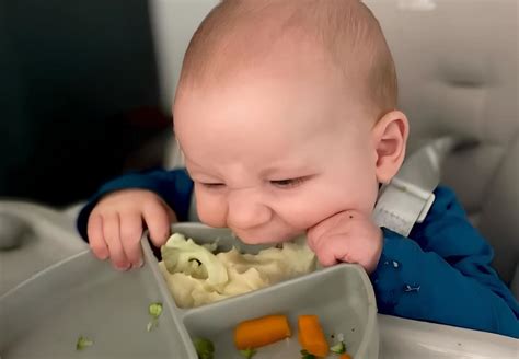 Силіконовий посуд для дітей