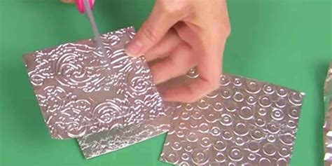 She Smooths Out Two Pieces Of Foil What She Does Next Is Amazing You Ll Want These DIY Joy