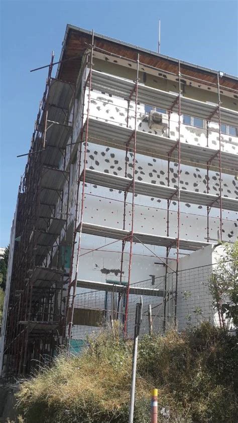 Напредва санирането на сградата на КЕЦ Смолян