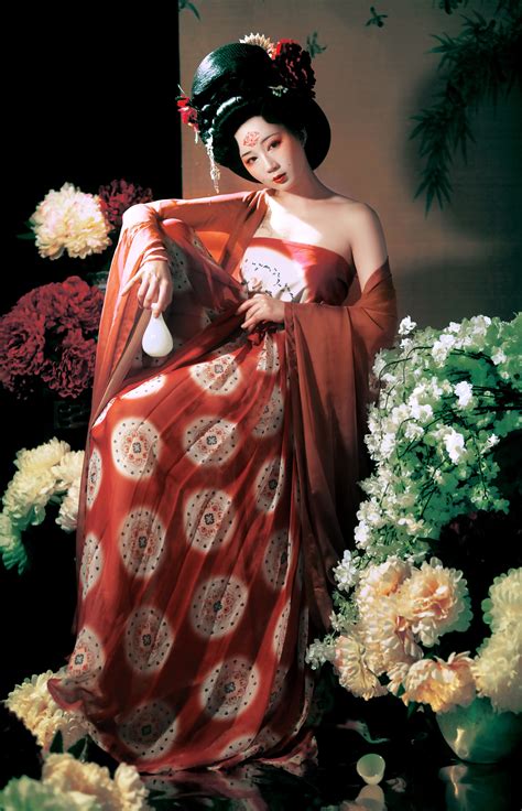 아트그림 20220823 황후가 술에 취해 모란나무에 누워있다 V2ph