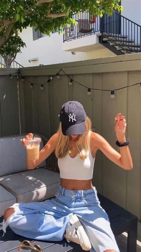 No Face Instagram Poses And Photo Ideas