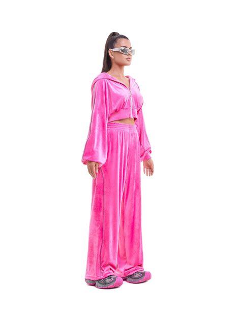 Кроп худи CUTE на замке