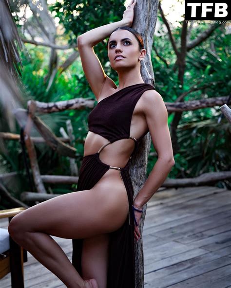 Hayley Erbert Sexy 25 Photos Thefappening