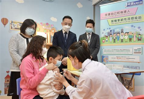 衛生署長視察季節性流感疫苗學校外展接種安排 香港商報