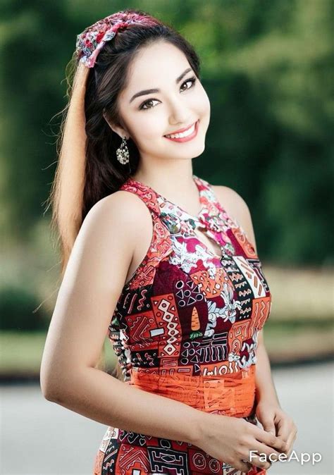 ปักพินโดย ถวิล อัศวภูมิ ใน ถวิล ผู้หญิง สาวสวย สาวเซ็กซี่