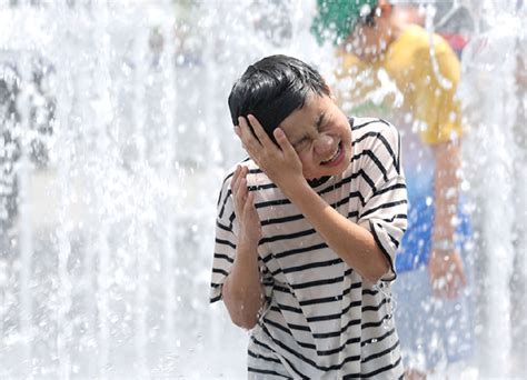 [내일날씨] 34도 폭염에 비까지 내려…열대야 시작