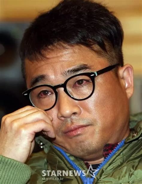 성폭행 의혹 김건모 경찰 출석질문엔 묵묵부답 한국일보 애틀랜타