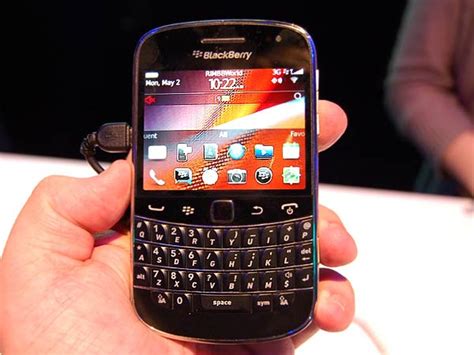 Blackberry Bold 9900 Default Wallpaper