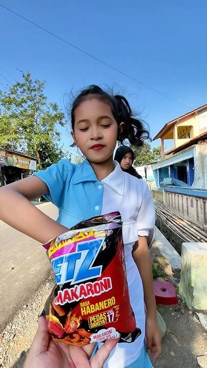 Bagi Bagi Snack Makaroni Pedas Level 17 🌶️🌶️🌶️🌶️🌶️🌶️ Youtube