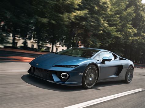 First Drive 2025 Lamborghini Temerario Drivearabia