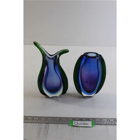 2 Art Glass Vases Bodnarus Auctioneering