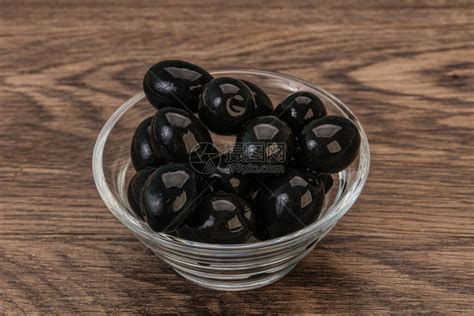 碗中腌制的黑橄榄高清图片下载 正版图片504096101 摄图网