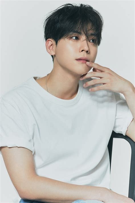 무빙 김도훈 나무 쪼개는 액션 Cg 없이 실제로 쪼갰죠 [n인터뷰]②