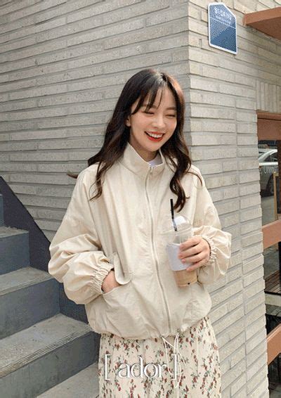 아더먼데이 데일리간절기룩💛봄가을자켓 Made 밑단스트랩 하이넥 바람막이 바스락 여름긴팔 스트링자켓 루즈핏 오버핏 크롭바람막이 장마룩 장마철