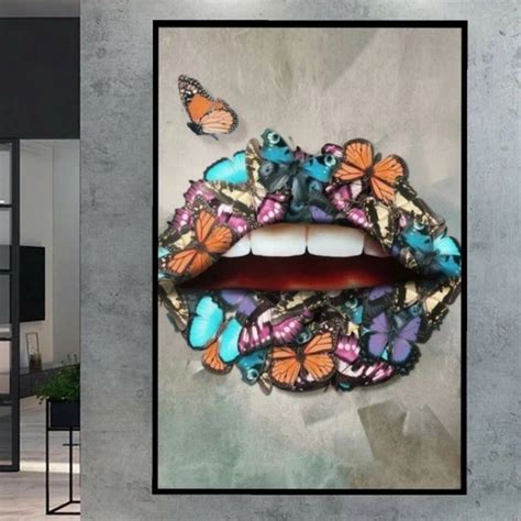 خرید و قیمت تابلوعکس لبخندپروانه، خریدبالای ۲۴۹۹۰۰ تومان ارسال رایگان است سایز ترب