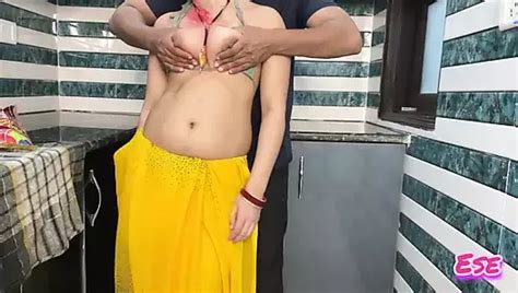 Naukarani Ne Apne Malik Ko Dekha Bathroom Mein Nanga Holi Ke Din Real