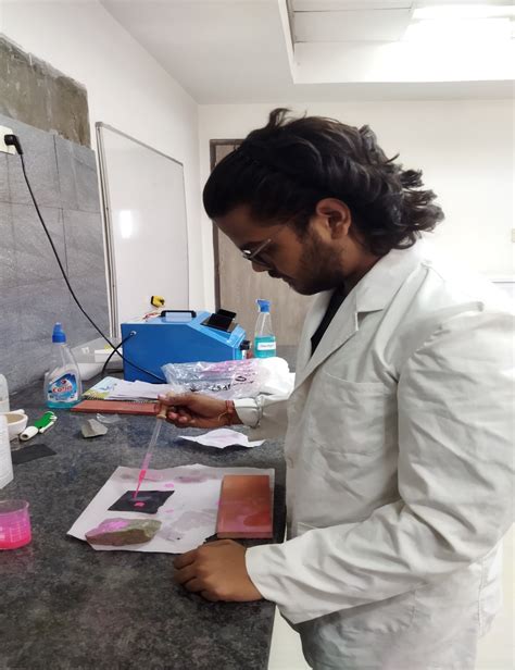 Developing Fingerprint On Wet Non Porous Surfaces Using Phloxine B Based Small Particle Reagent