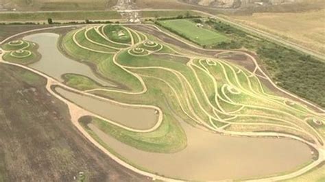 Huge Naked Lady Unveiled To World Real World News Neowin