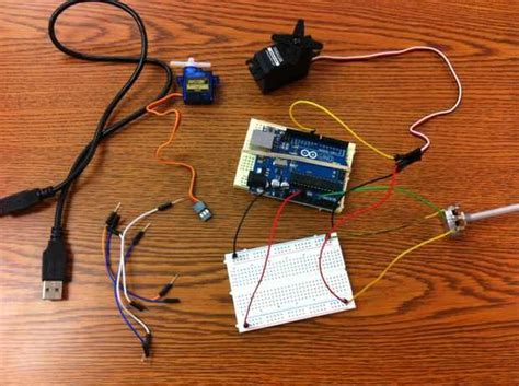 Arduino Servos Potenciómetro