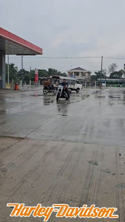 Harley Davidson နဲ့ မိုးအေးအေး နဲ့😁 Youtube