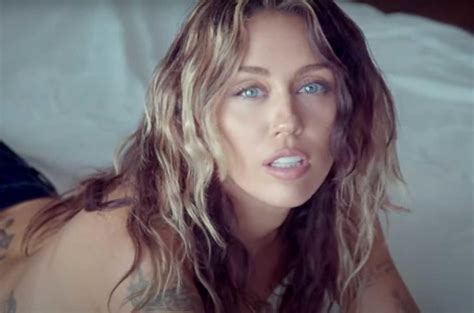 Miley Cyrus Is A Summer Dream In Raw ‘jaded Music Video Watch