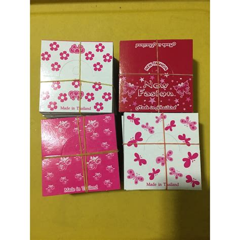 หัวกระดาษ กระดาษ ติดสินค้า ขนาด 3x3 นิ้ว 1 ก้อน มี 100 ใบ มี4 ลาย น่ารักดีครับ Shopee Thailand