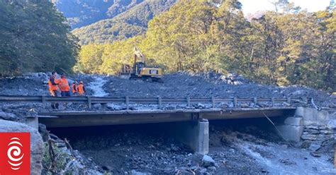 Convoys Make It Through Haast Pass As One Lane Opens For Traffic Rnz