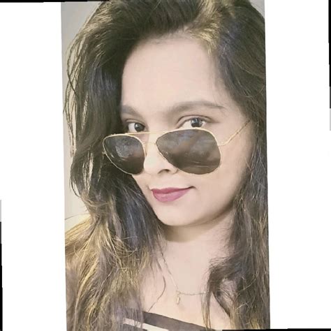 Poonam Pal Kondekar Executive Pikartz Linkedin