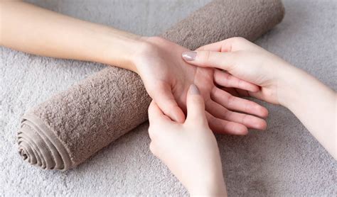 Health Benefits Of Reflexology Massage Trainsmart Australia