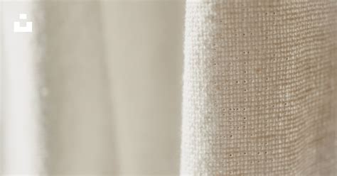 흰색 배경의 커튼 클로즈업 사진 Unsplash의 무료 커튼 이미지