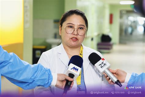 Ариг банкнаас Эх нярай эмэгтэйчүүдийн үндэсний төвд нярайн эмчилгээний тоног төхөөрөмж хандивлалаа