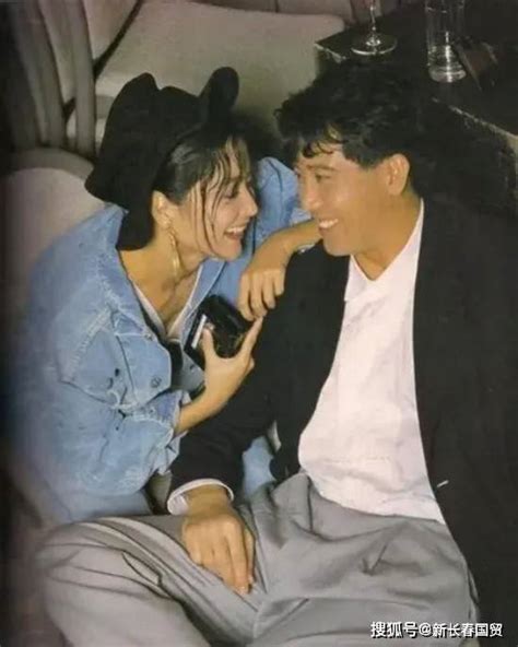 林青霞43年前与秦汉合影照曝光，笑容灿烂十分养眼 ＊ 阿波罗新闻网