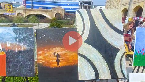 ڤینۆس بەهادین، خانمێکی دەستڕەنگینی سلێمانی، بەجل و بەرگی کوردییەوە باس لەکارەکانی دەکات