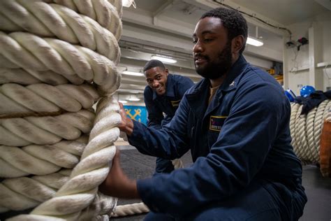 DVIDS Images George Washington Simulates Underway Line Handling