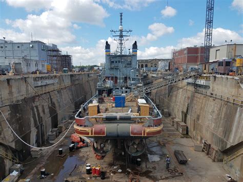 Salvage Tug Usns Apache In Drydock Scrolller