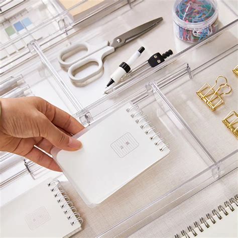 모든집 둥근 모서리로 안전까지 고려한 미니멀한 디자인의 투명케이스는 우리집 다양한 용품을 보기쉽게