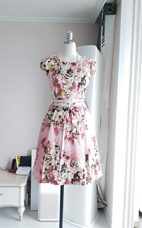 새제품 샤틴플라워패턴원피스 66사이즈 헬로마켓