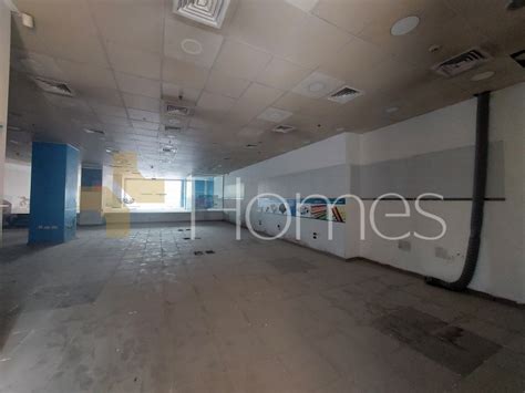 A Showroom In A Prime Location For Rent On Abdullah Ghosheh Street