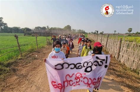 ချောင်းဦးတွင် အမျိုးသမီးများ ဦးဆောင်ကာ ဖက်ဆစ် စစ်တပ် ချေမှုန်းရေး ချီတက် ဆန္ဒပြ Khit Thit Media