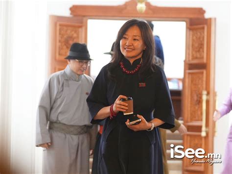 УИХ ын гишүүн Д Ганмаа ЭМ ийн сайд Ж Чинбүрэнтэй холбоотой асуудлаар Ёс зүйн дэд хороонд өргөдөл