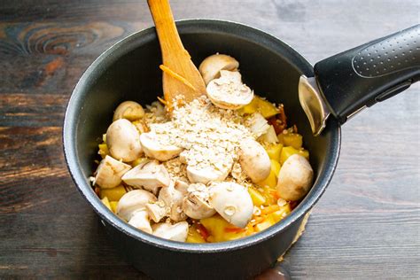 Постный грибной суп с овощами и геркулесом. Пошаговый рецепт с фото ...