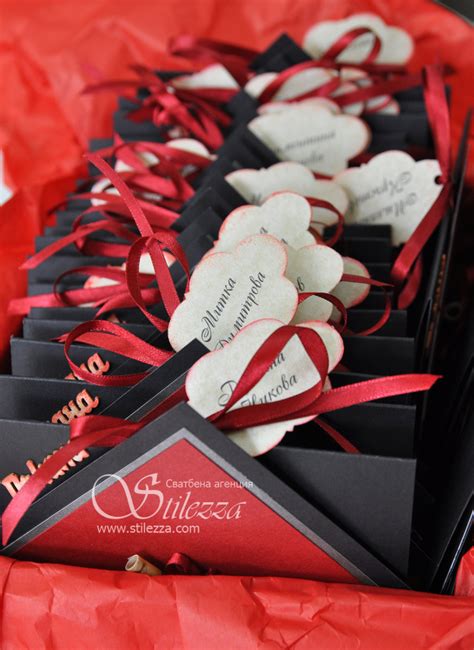 Покани за абитуриентски бал