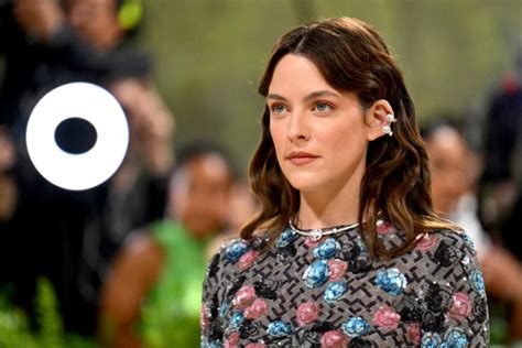 Внучка Пресли судится против мошенничества и продажи бывшего дома певца Великая Эпоха