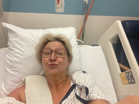 Na Medisch Horrorjaar Vecht Actrice Daisy Thys Nu Ook Tegen Kanker