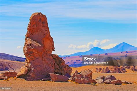 자연 장엄한 모아 엘 인 디오인도 천연 기념물 Salar De 타 라목가적인 아타 카마 사막 화산 풍경 파노라마산 페드로 데 아타 카마 칠레 Bolívia와 아르헨티나 국경