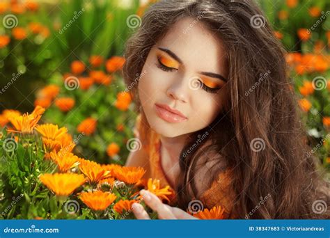 Beautiful Romantic Girl Telegraph