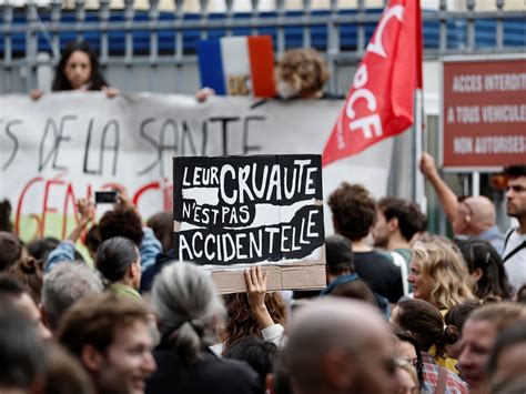 Hundreds Arrested As ‘block Everything Protests Grip France Protests