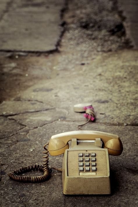 Dirty Old Phone Stock Image Image Of Call Space Retro