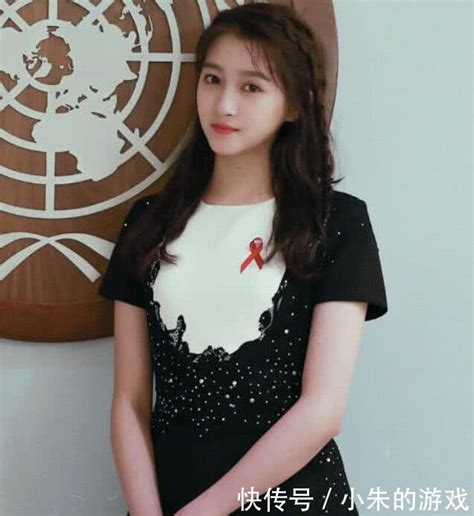 关晓彤超短裙透视装关晓彤62张禁照 随意云